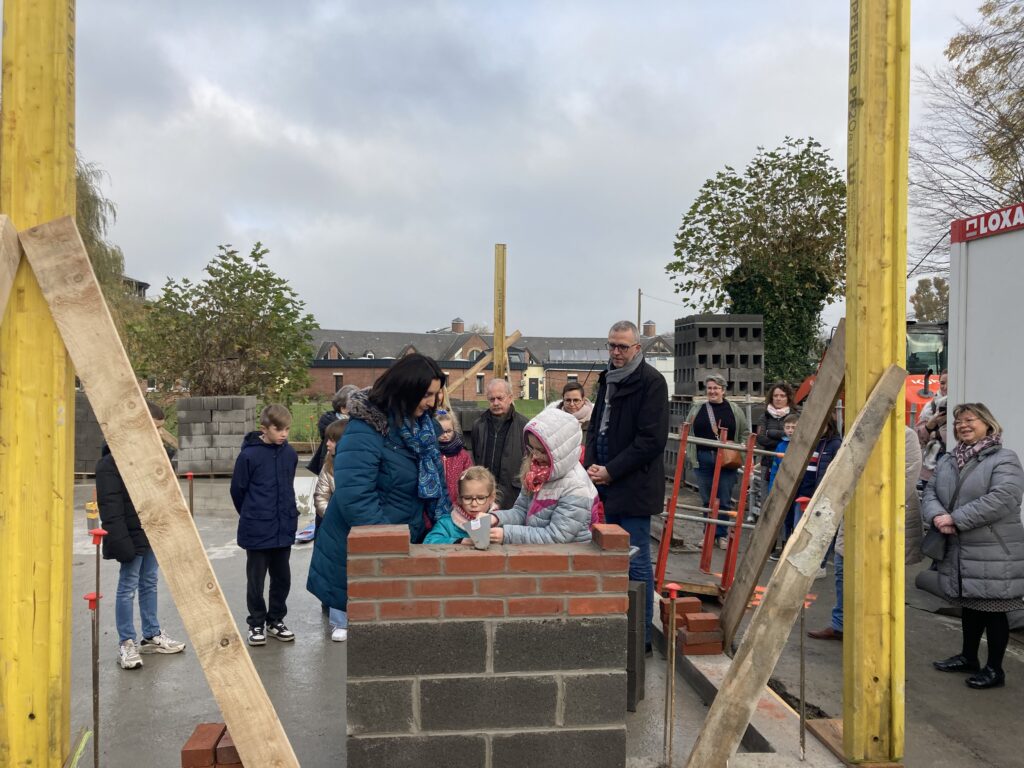 Ecole Saint-Roch de Cambrai : la première pierre du futur bâtiment a été posée - DDEC Cambrai