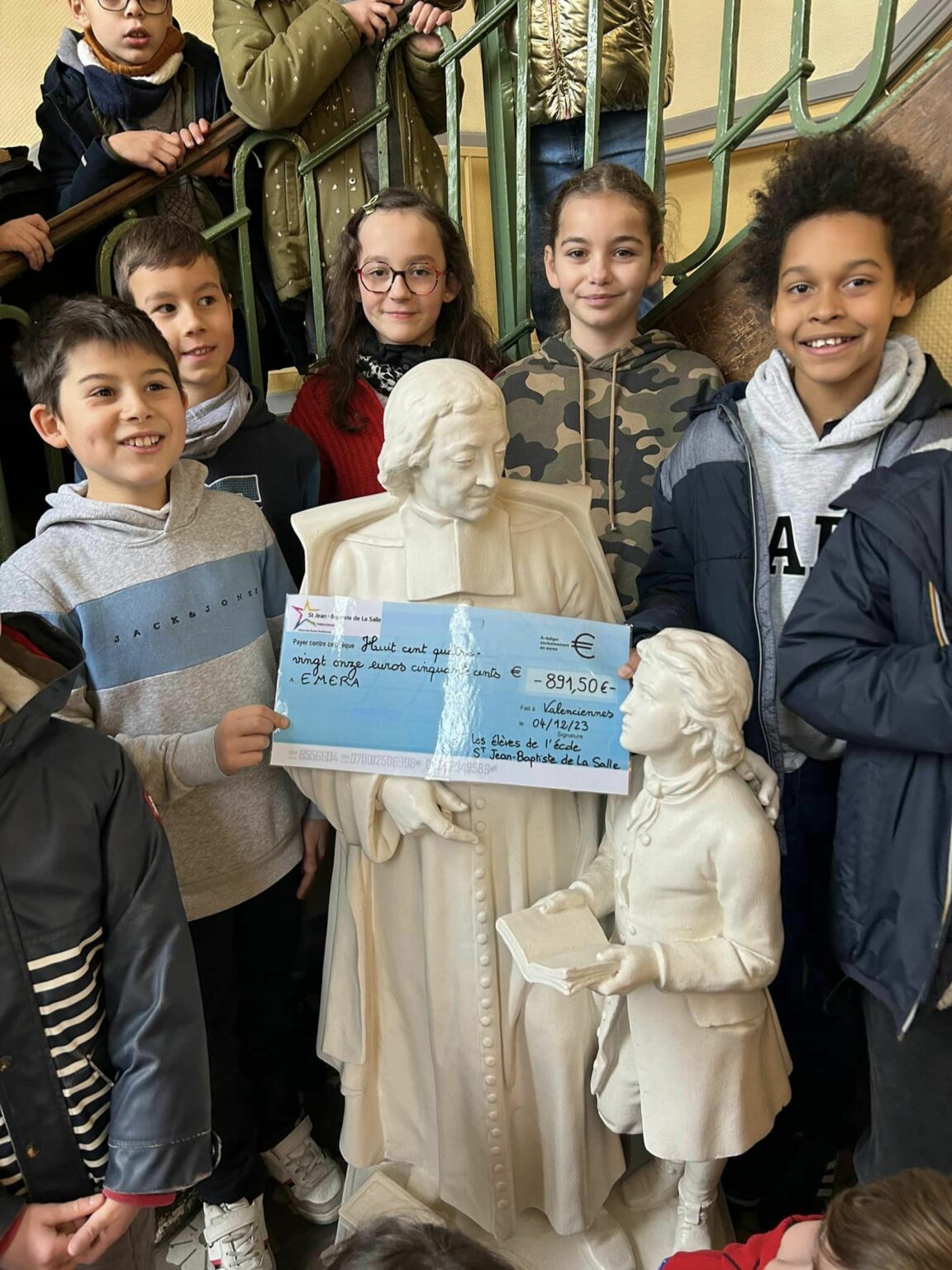 Les élèves de l'école Saint Jean-Baptiste de la Salle de Valenciennes ...